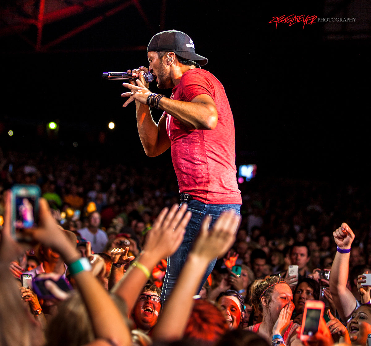 Luke Bryan. ©2014 Steve Ziegelmeyer – Ziegelmeyer Photography